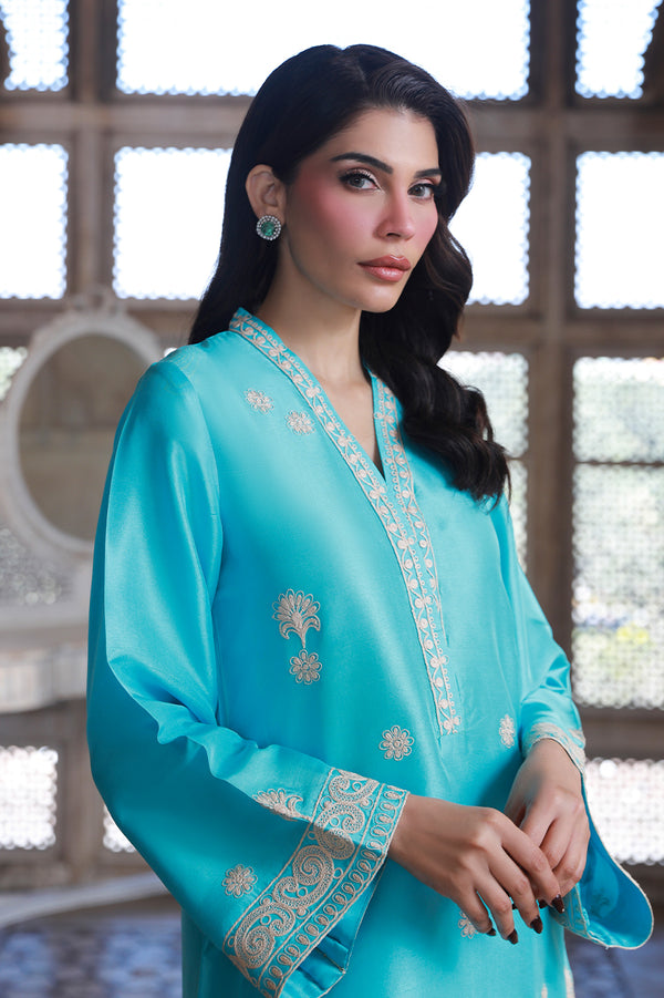 Elegant Pakistani fashion merging heritage with modern style. – Shamsha ...