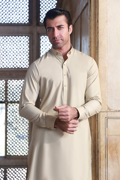 Elegant Pakistani fashion merging heritage with modern style. – Shamsha ...